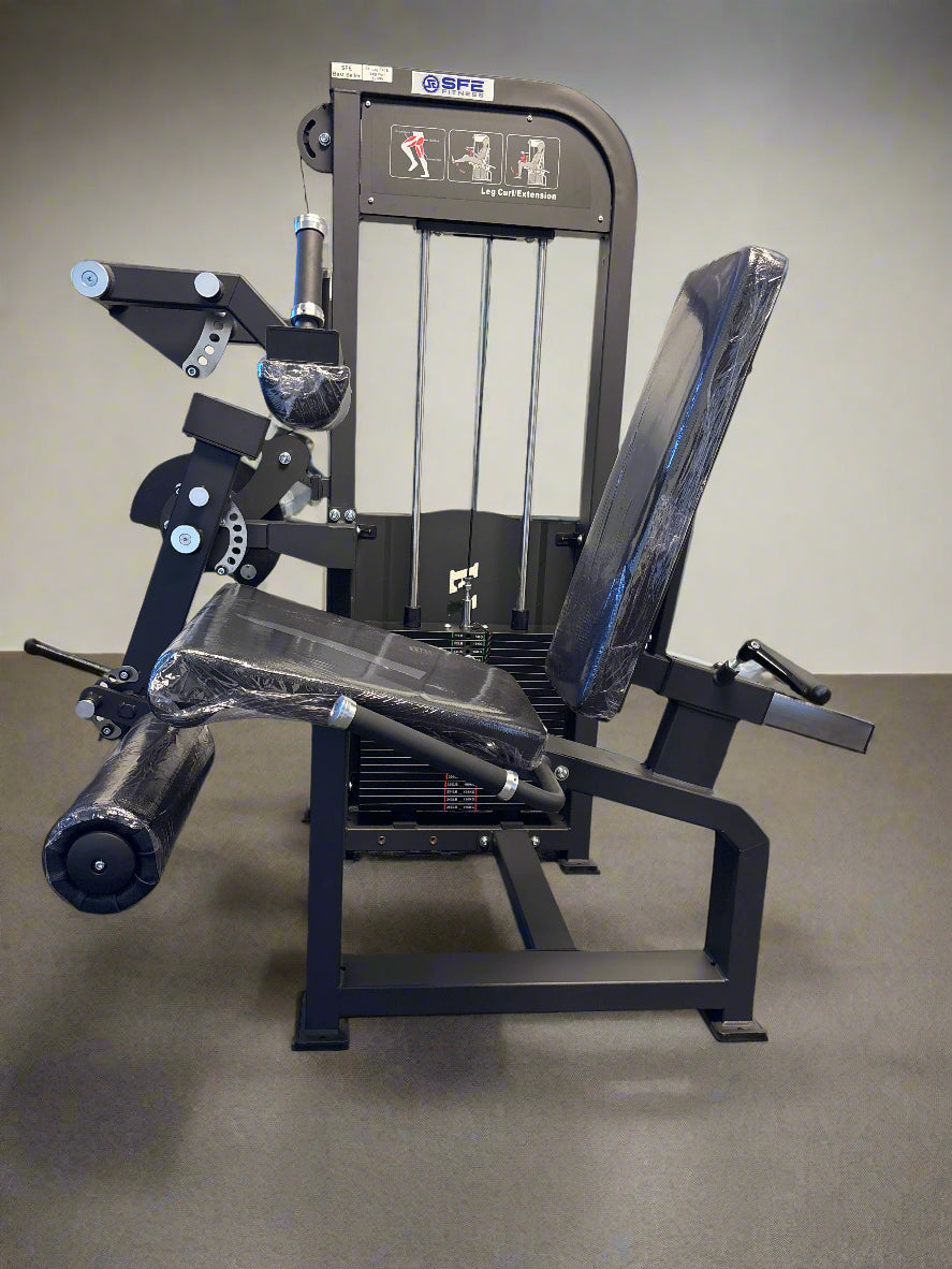 Selectorized Seated Leg Extension & Leg Curl Machine w/ 250lb weight s ...